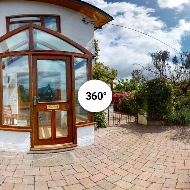 Cascade - Front Entrance / Drive