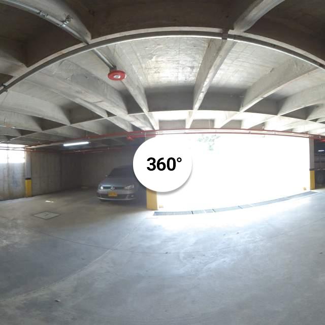 Parqueadero cubierto