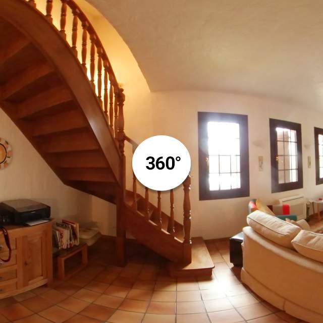Salon/Stairs