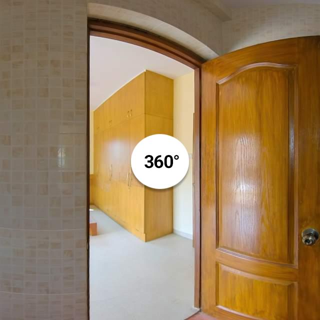 7. Left Master Washroom